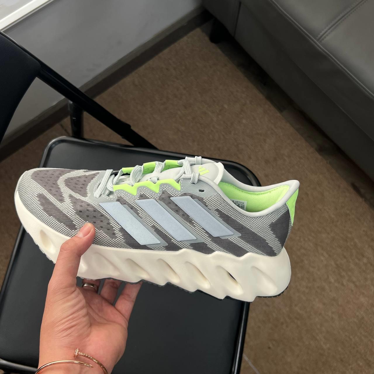 Minhshop.vn - Giày Adidas Switch FWD Running Grey One / Neon [ID2635]