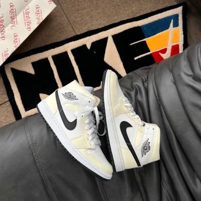 Giày Nike Wmns Air Jordan 1 Mid 'Coconut Milk' [BQ6472 121] | Minhshop.vn